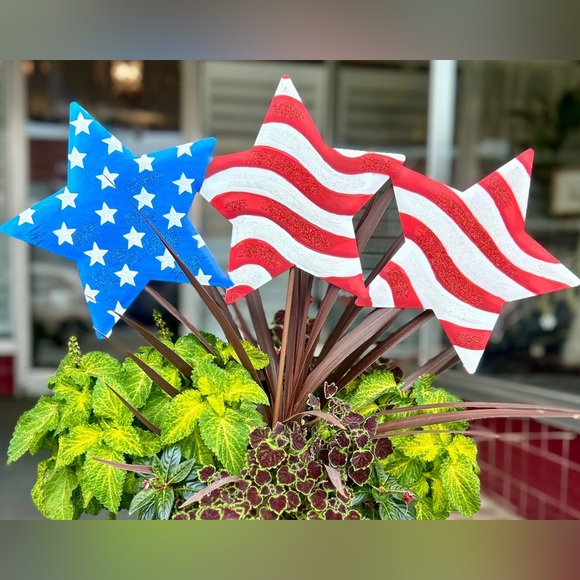 Roundtop | Other | Patriotic Star Garden Stakes Red White And Blue Trio ...